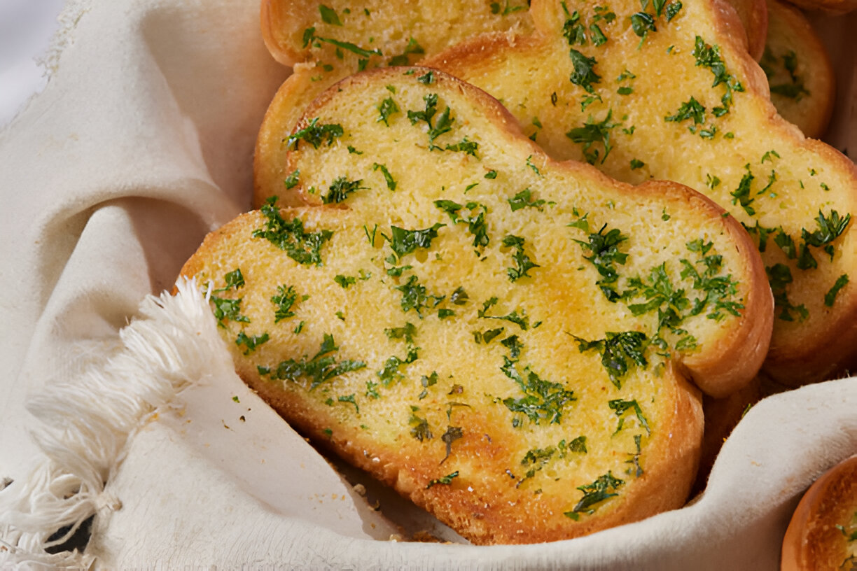 Homemade Garlic Bread Recipe: Simple, Delicious, and Customizable